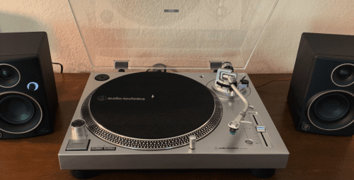 How Does a Turntable/Record Player Work? [2025]: Components + Tips